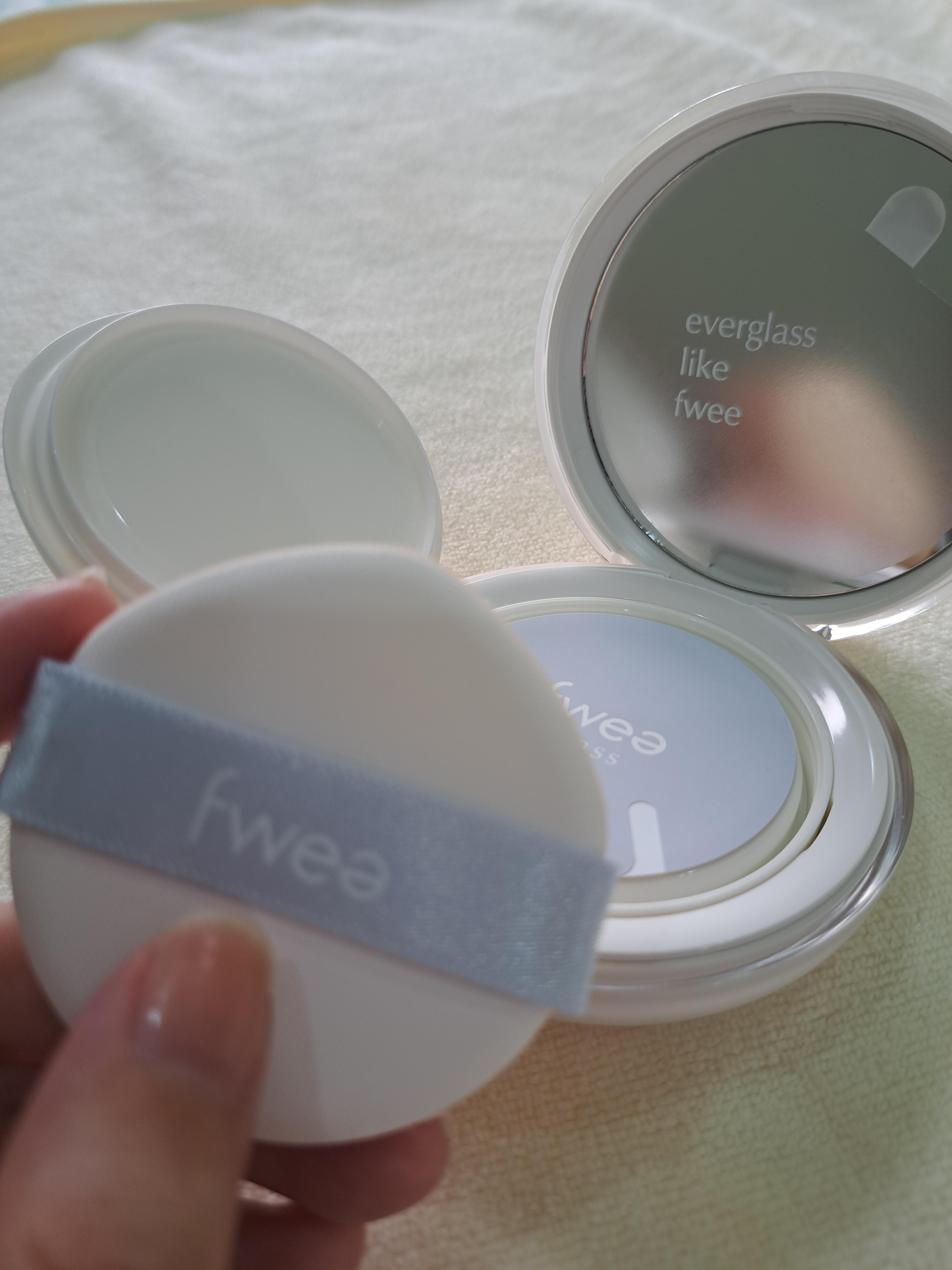 #分享 有如玻璃光澤般的透亮氣墊 Fwee玻璃光感氣墊💧 - 美妝板 | Dcard