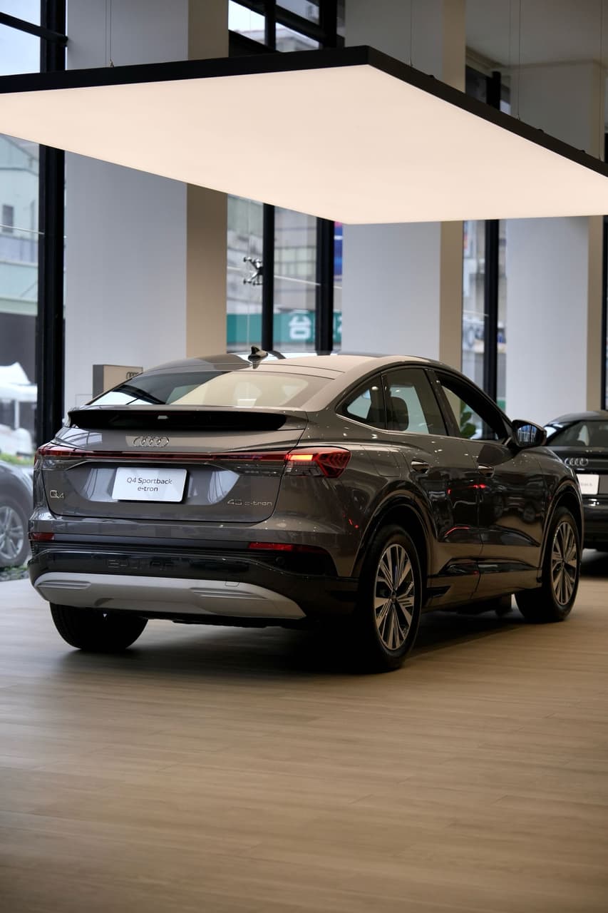 Audi Q4 Sportback e-tron 45 advanced｜金屬迷霧灰 Typhoon Grey 2L｜實車分享 - 汽車板 ...