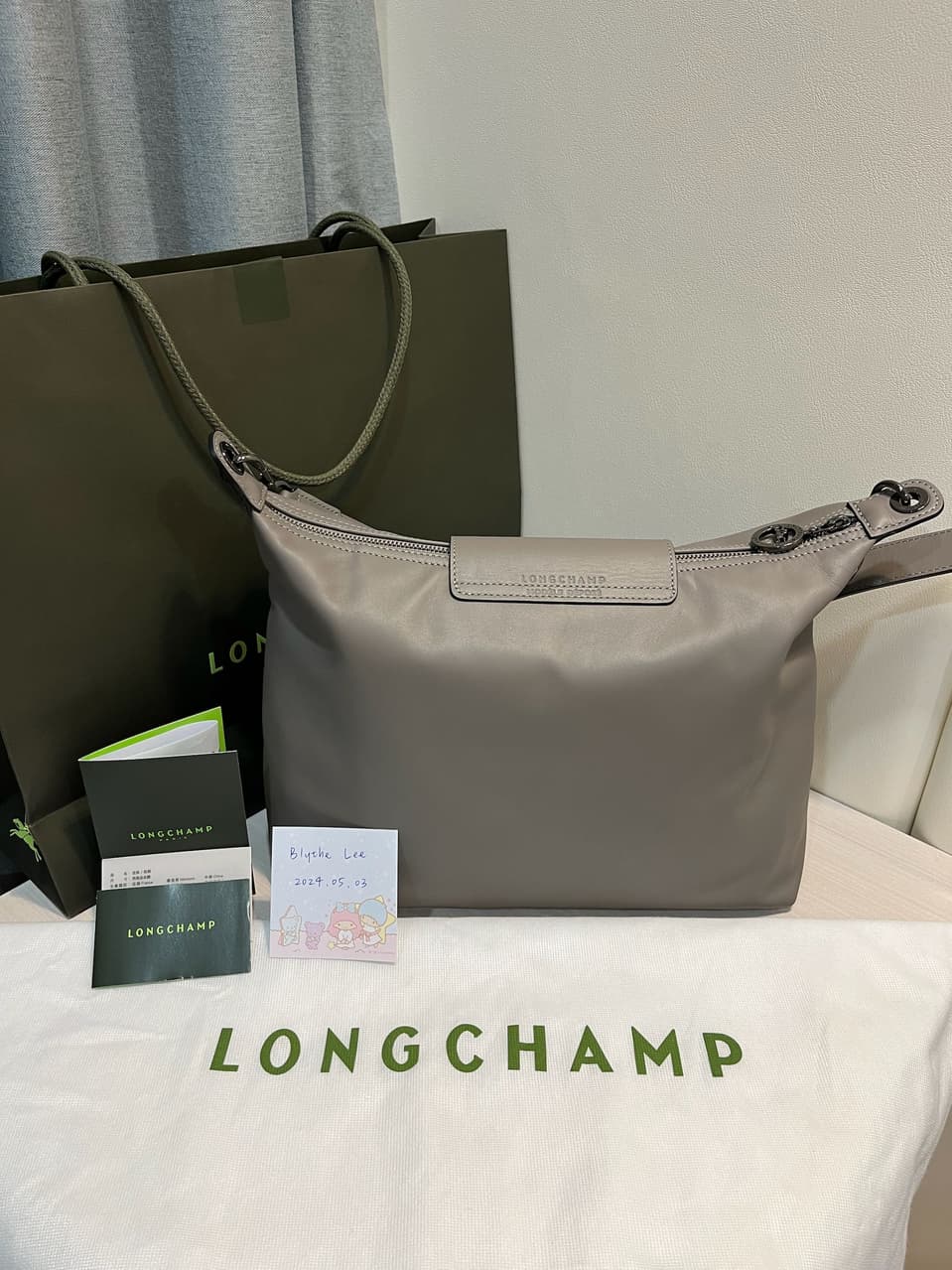 #我要賣 Longchamp Hobo 斑鳩灰 - 二手交易板 | Dcard