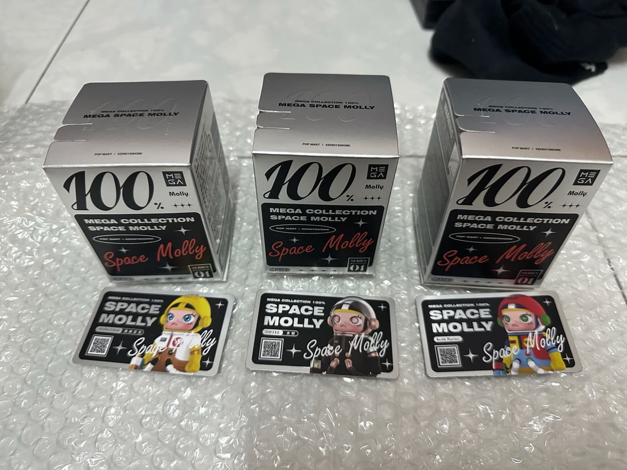 #盲盒開箱 泡泡瑪特mega space molly一代 ️我抽到海綿寶寶了😍😍😍 - babyling (@amberbabyling) | Dcard
