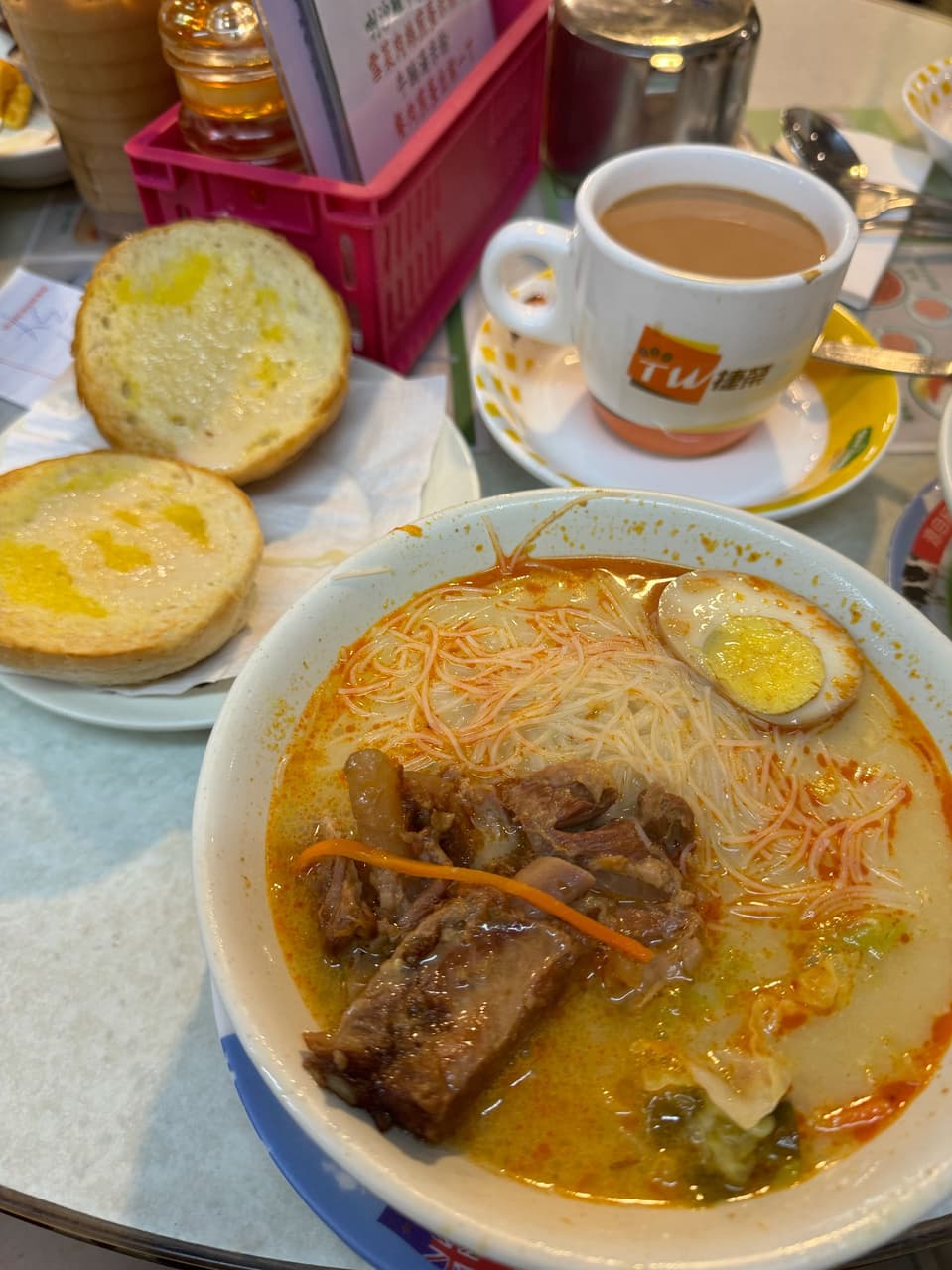 隨隨便便香港之旅 Day1 - 𖦹 ´ ᯅ ` 𖦹 (@yi.lo) | Dcard