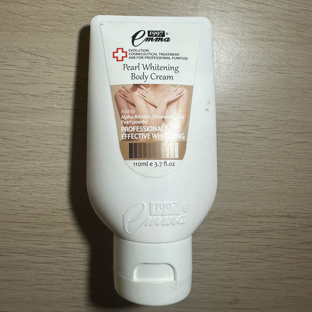 #我要賣 EMMA1997 美白身體勻嫩霜 110ml - 二手交易板 | Dcard