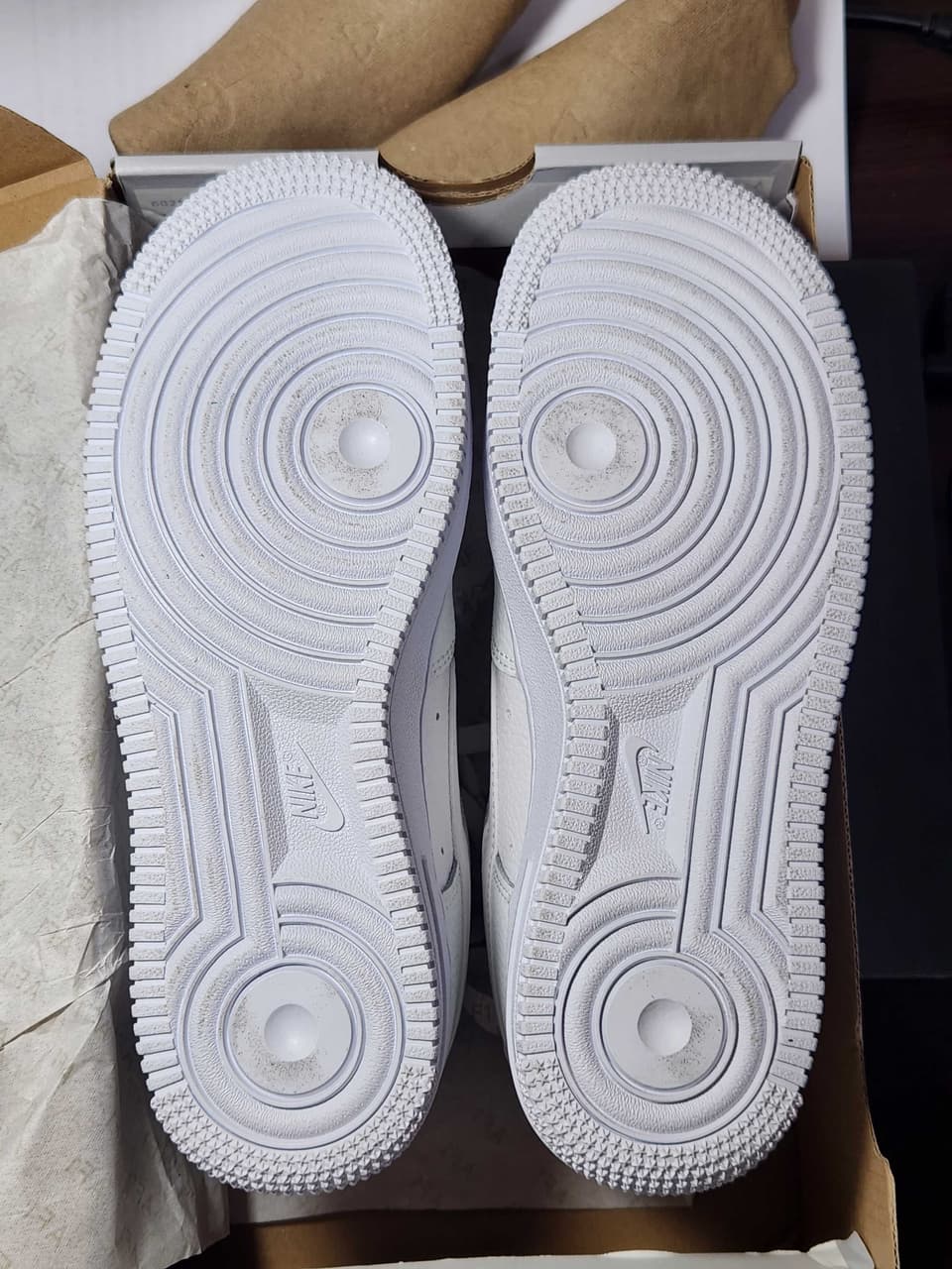 #詢問 yahoo跟momo跟PChome的鞋子一定是正貨嗎 - 網路購物板 | Dcard