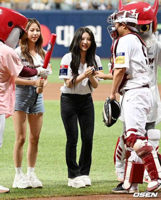 #分享 [明星開球趣] 조나단Jonathan/ THE BOYZ/ PURPLE K!SS - 追星板 | Dcard