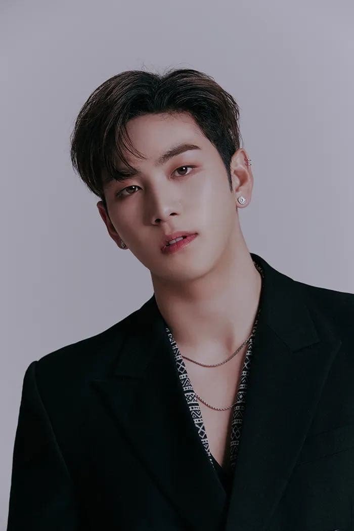 #閒聊 韓網HOT🔥在HYBE/SM的男團成員裡，你認為的門面是誰 - 追星板 | Dcard