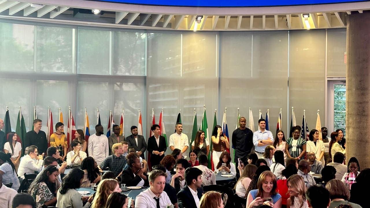 #經驗分享 ASU MGM全球管理碩士分享｜沒有商管背景 課程簡介 上課方式 課外活動 - 留學板 | Dcard