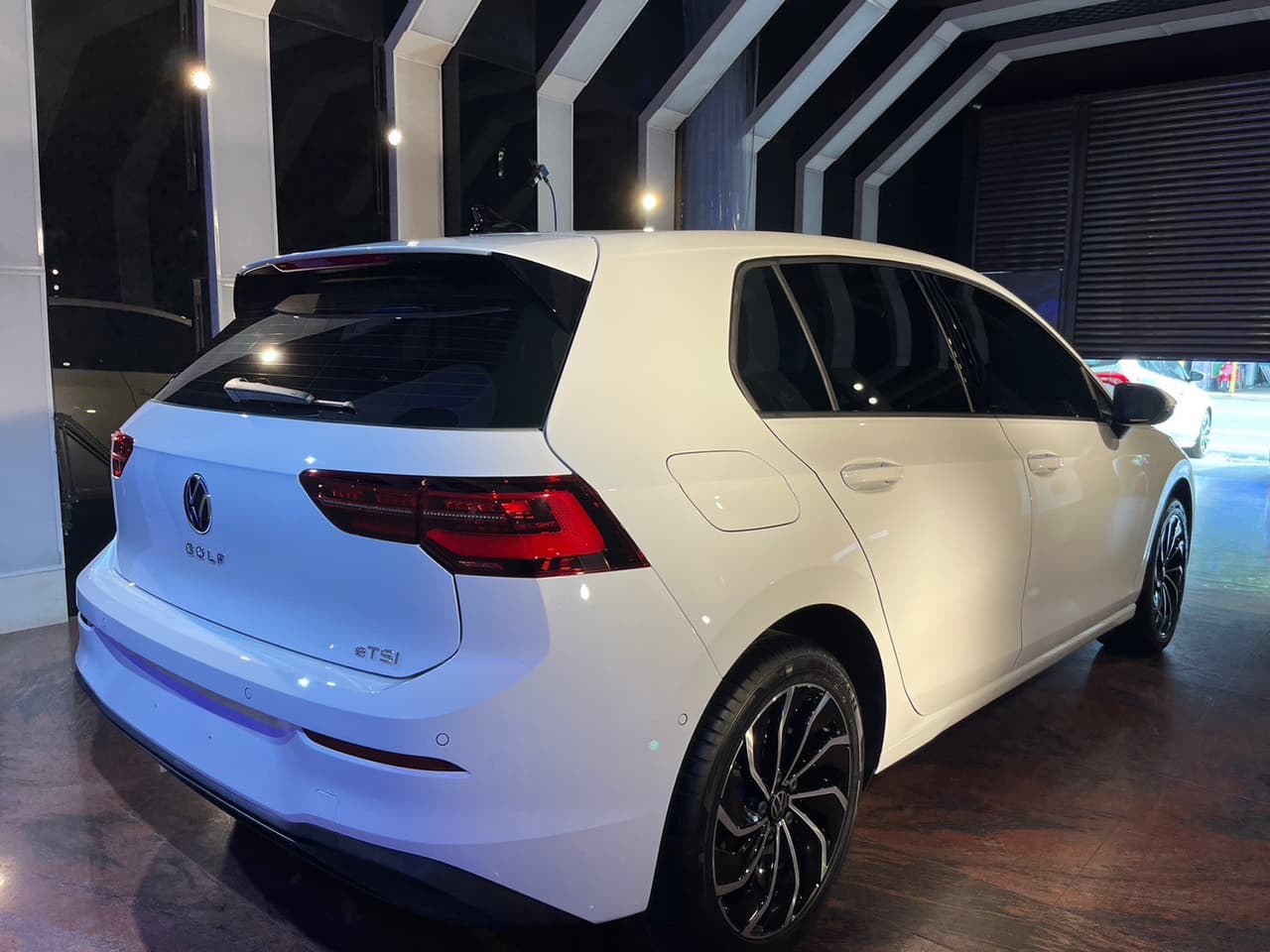 VW Golf 230 etsi IQ Drive MK8 開箱 - 汽車板 | Dcard