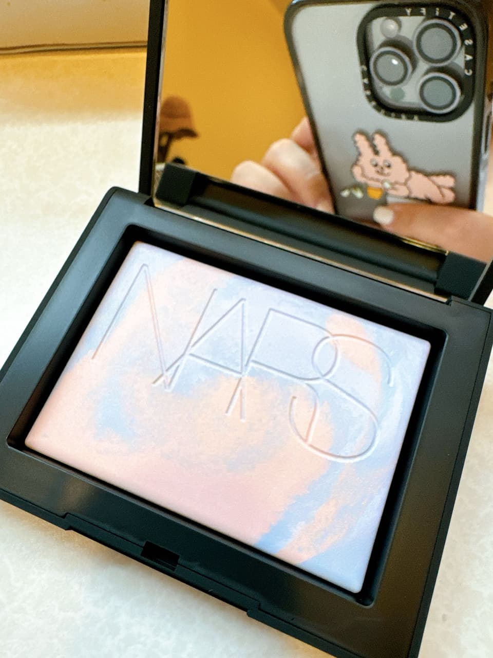 #分享 NARS限量「星雲紫」小白餅上臉心得！ - 美妝板 | Dcard