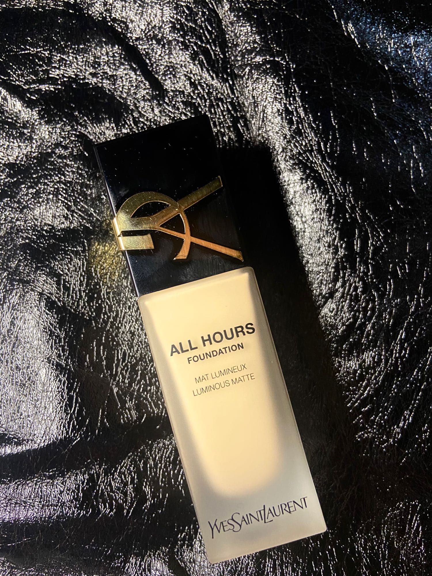 吃了誠實豆沙包的 爆汗爆哭feat.口罩實測 YSL 恆久完美無瑕持妝粉底 - 贊助板 | Dcard