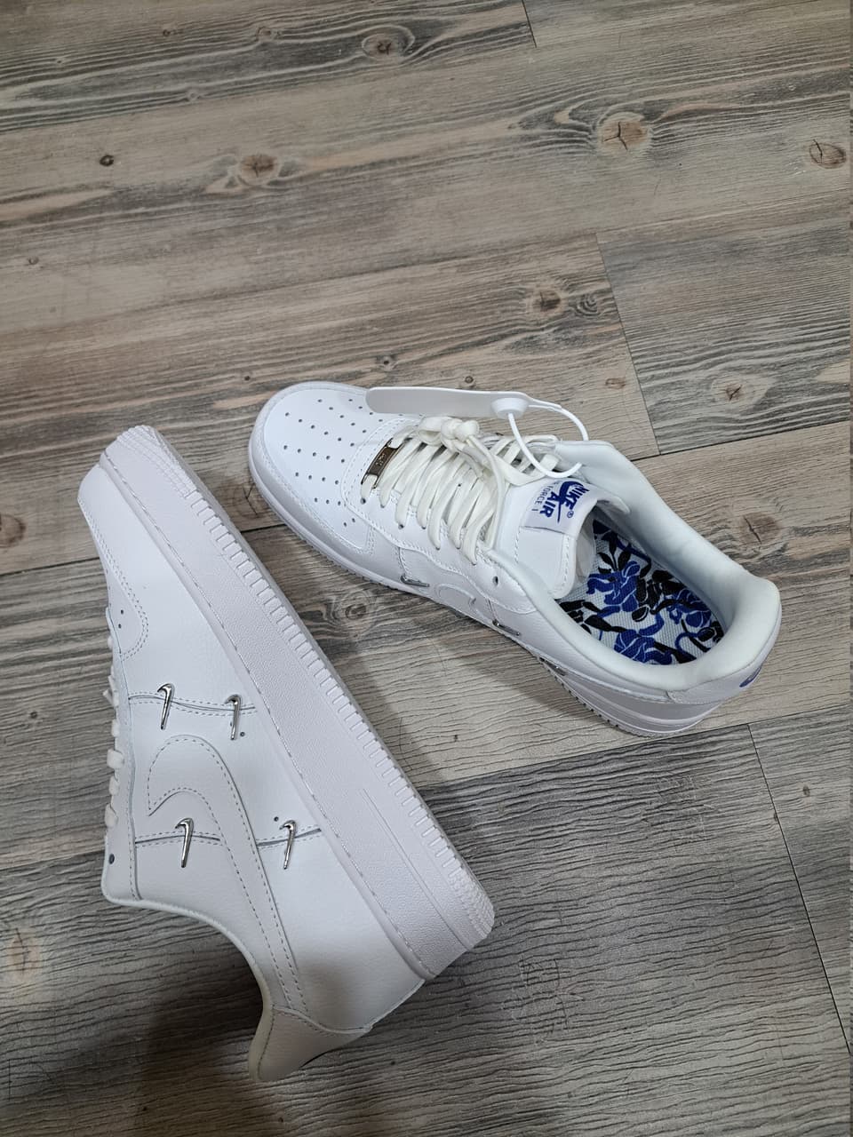 售全新air force 1'07 - 中原大學板 | Dcard