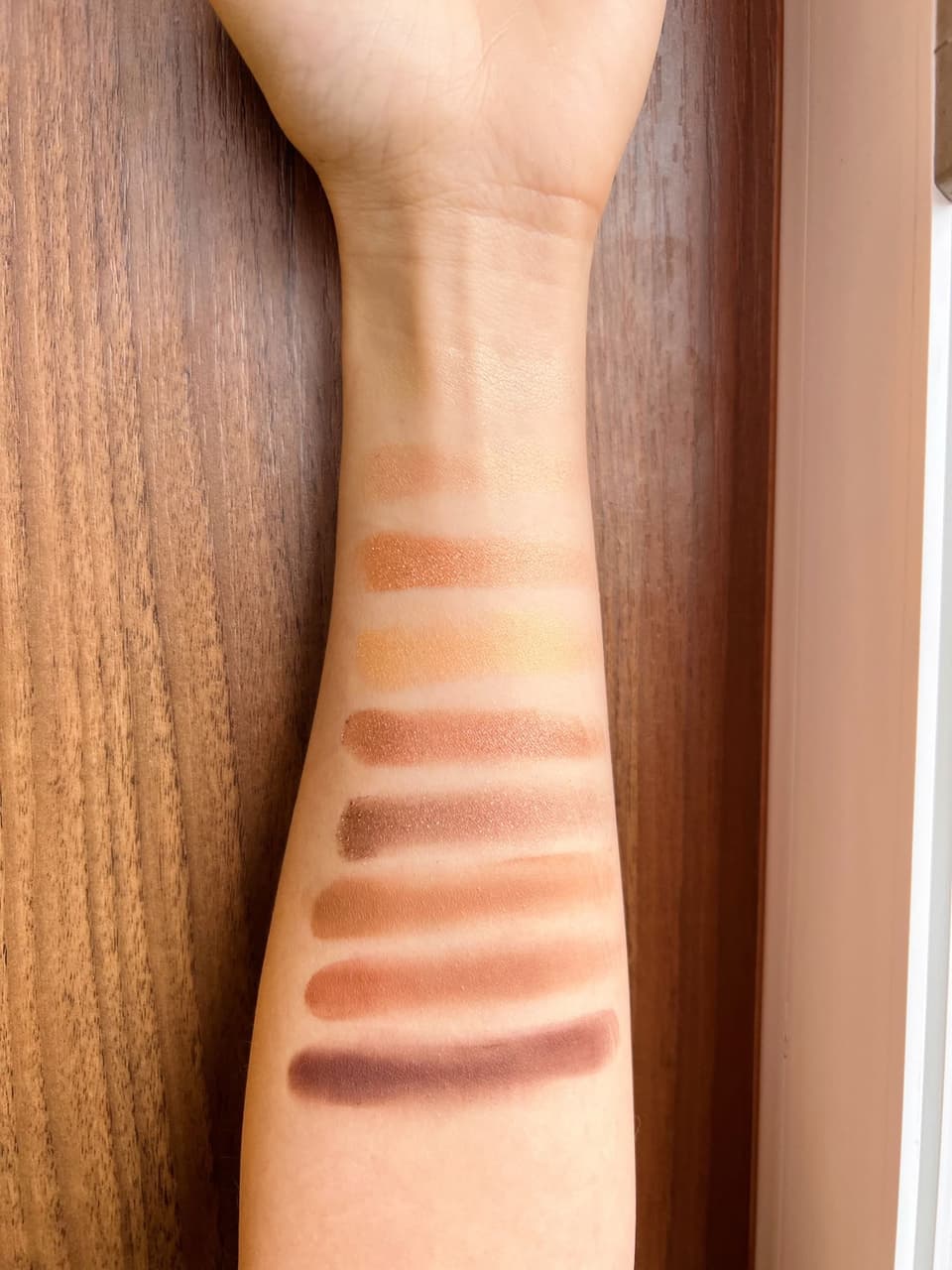 #試色 日常眼影推薦 Morphe 9R 眼影盤 - 美妝板 | Dcard