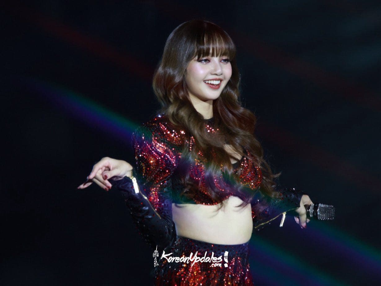 #分享 LISA出席泰國ICONSIAM跨年演唱會 - BLACKPINK板 | Dcard