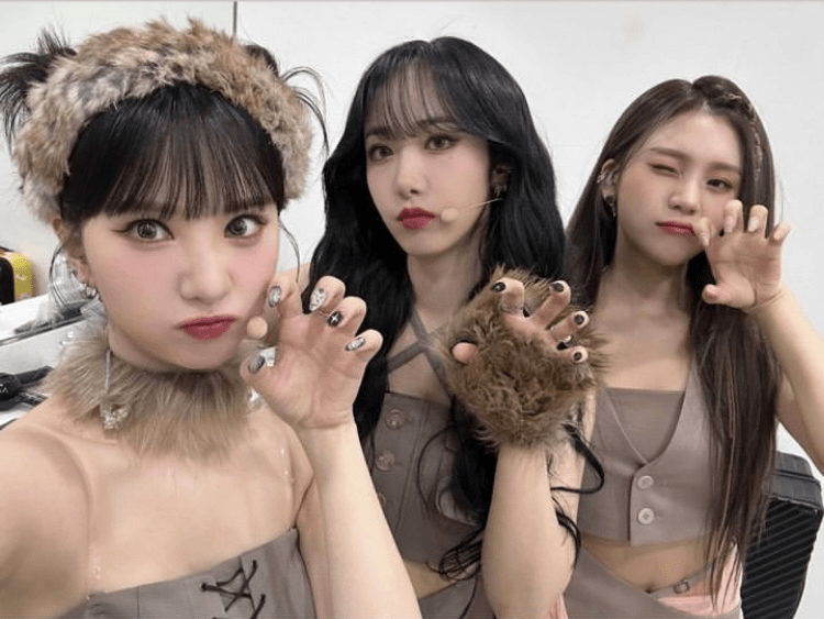 #集中討論 VIVIZ 迷你三輯 𝗩𝗮𝗿𝗶𝗼𝗨𝗦 回歸 - B236 留言 | Dcard