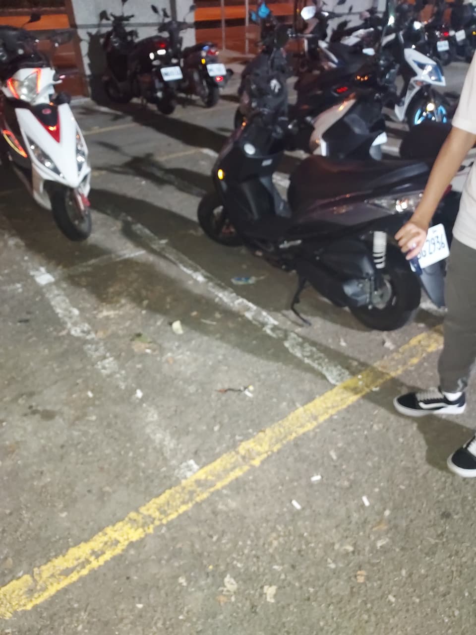 誰的鑰匙在小停 B401 物品留在原地哦！ - 靜宜大學板 | Dcard