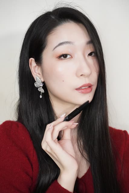 #試色 直接包色！Kate水光唇膏試色💄這光澤真的讓人失控😍 #新鮮事調查局 - 美妝板 | Dcard