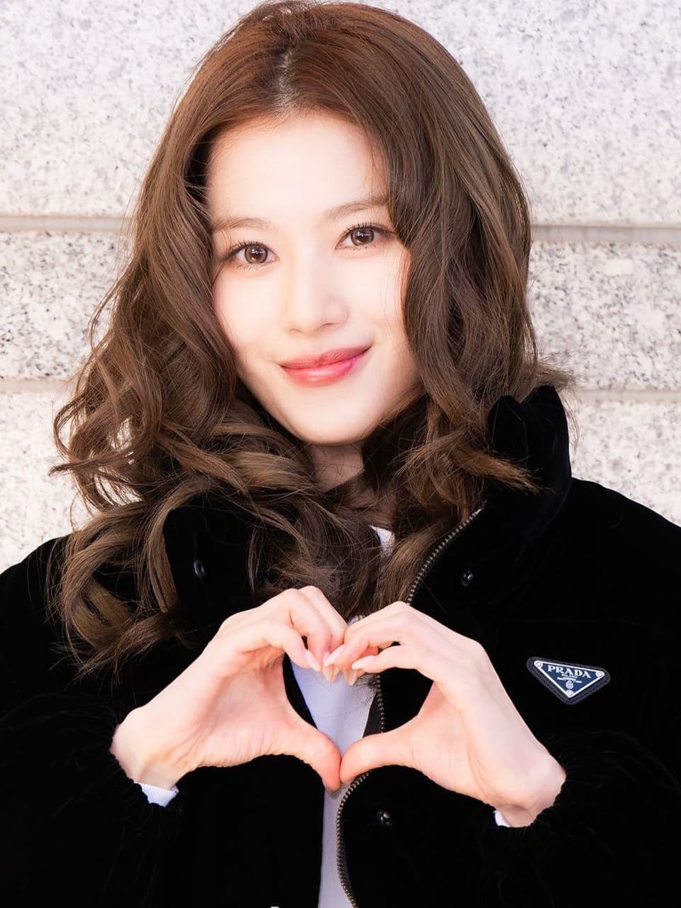 #分享 Sana出境前往新加坡🇸🇬參與Prada 活動 - TWICE板 | Dcard