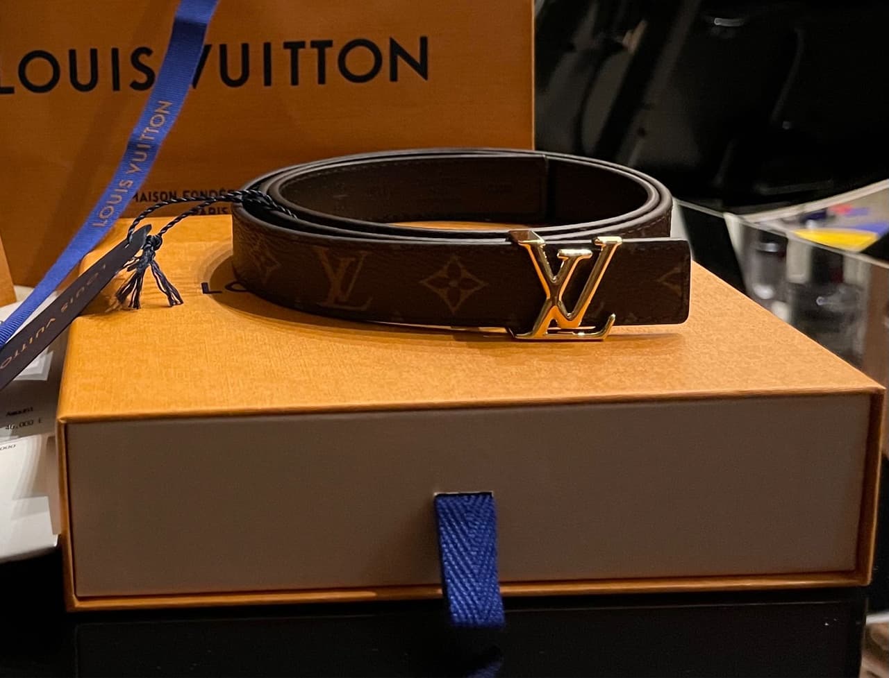 #開箱 LV ICONIC 20毫米雙面皮帶 - 精品板 | Dcard