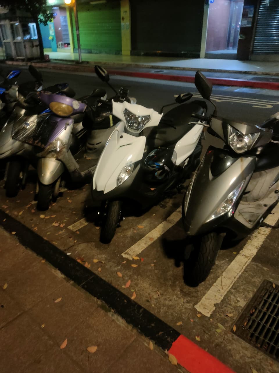 #車輛分享 全新迪爵極地白碟煞入手 - 機車板 | Dcard