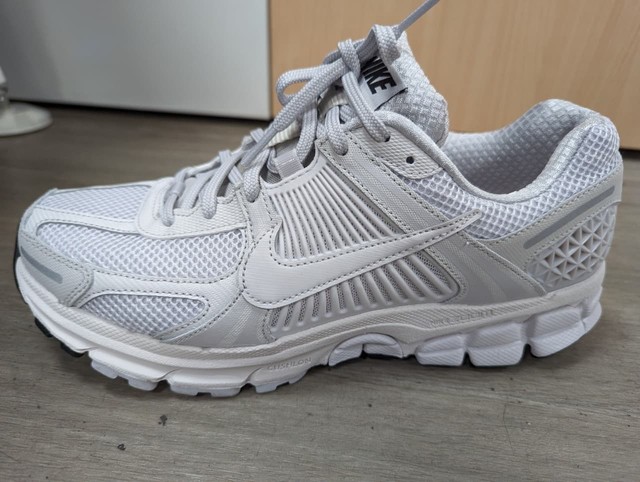 #分享 Nike air zoom vomero 5 汪汪 - 穿搭板 | Dcard