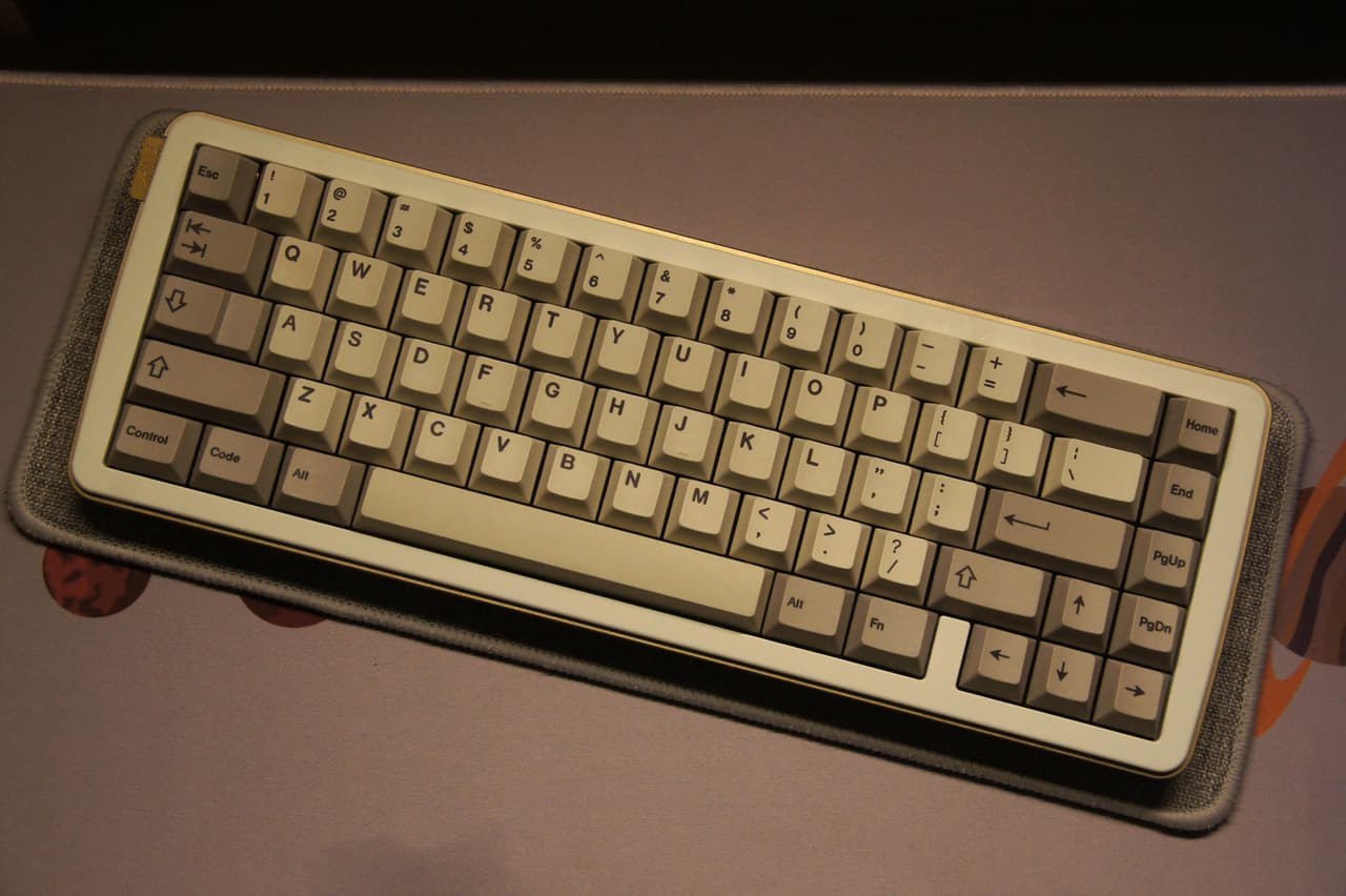 #分享 可愛的小貓咪 Mellow 65︱客製化鍵盤套件分享 - 機械鍵盤板 | Dcard