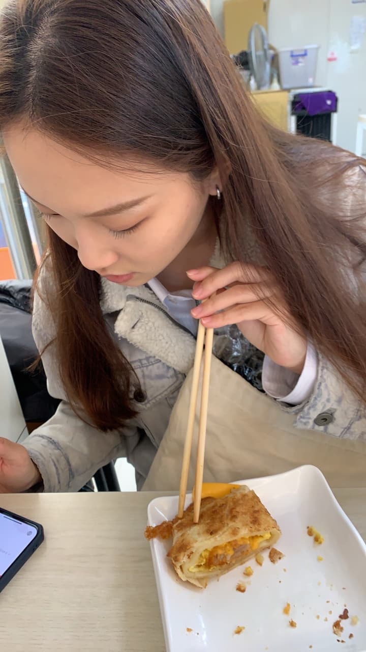 22y 祝我生日快樂🎉｜天母好吃蛋餅！ - 我的舌頭會抽筋👅 (@yiyun_) | Dcard