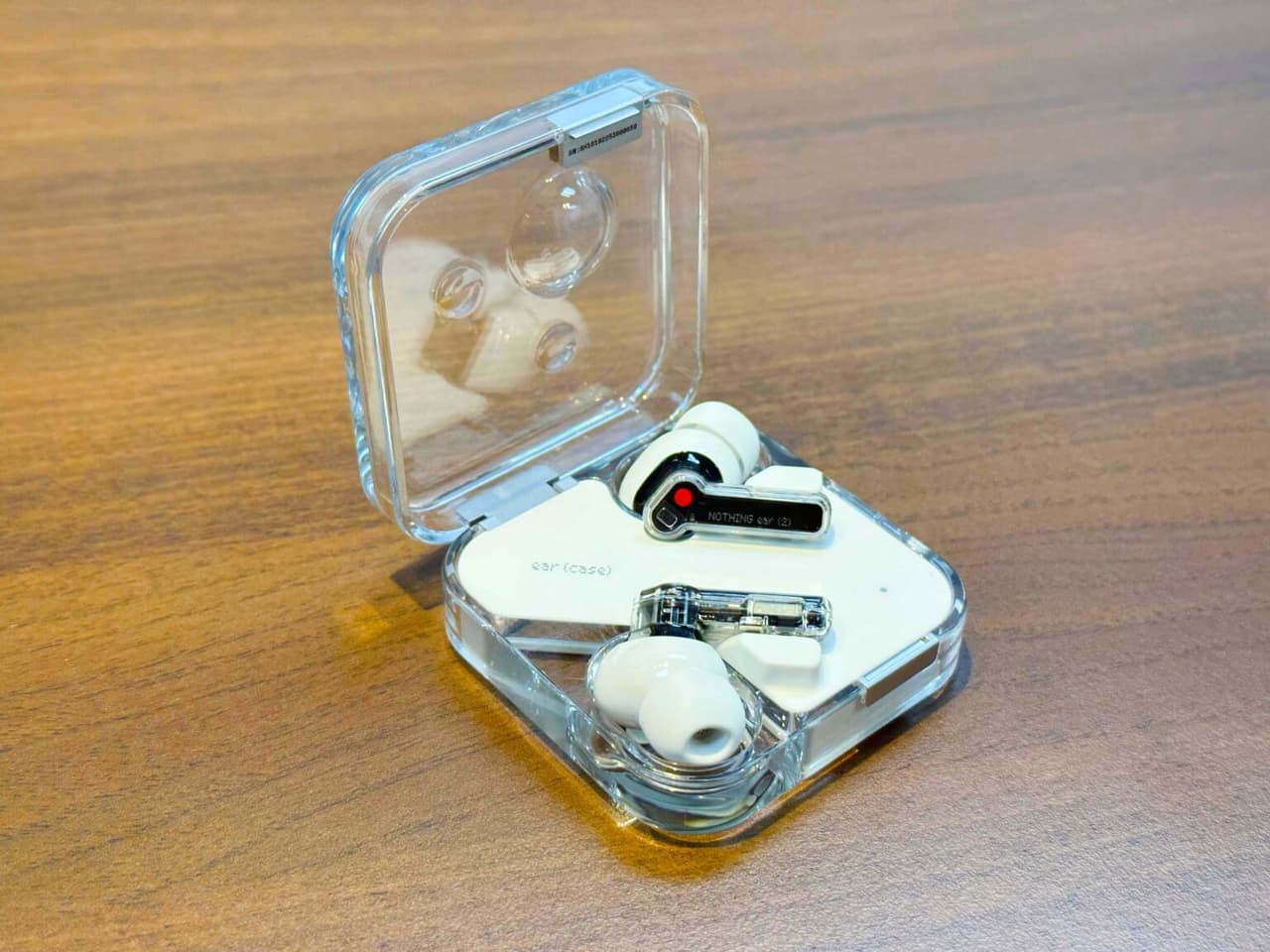 【產品開箱分享】Nothing Ear（2），這隻透明耳機真的有點東西... - 蘋果仁 (@applealmondtech) | Dcard