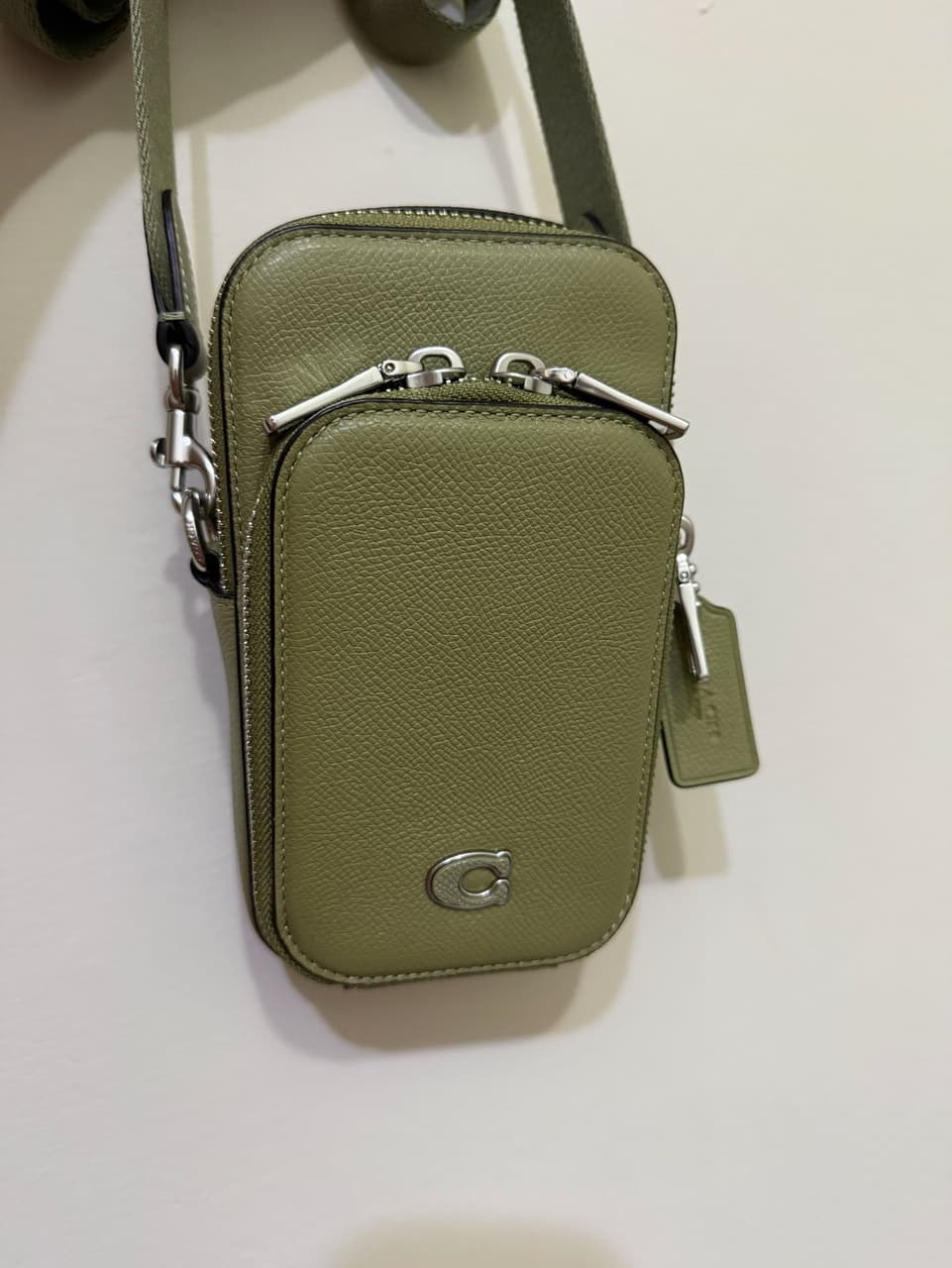 #我要賣 售Coach 手機包與公事包 狀況良好！ - 二手交易板 | Dcard