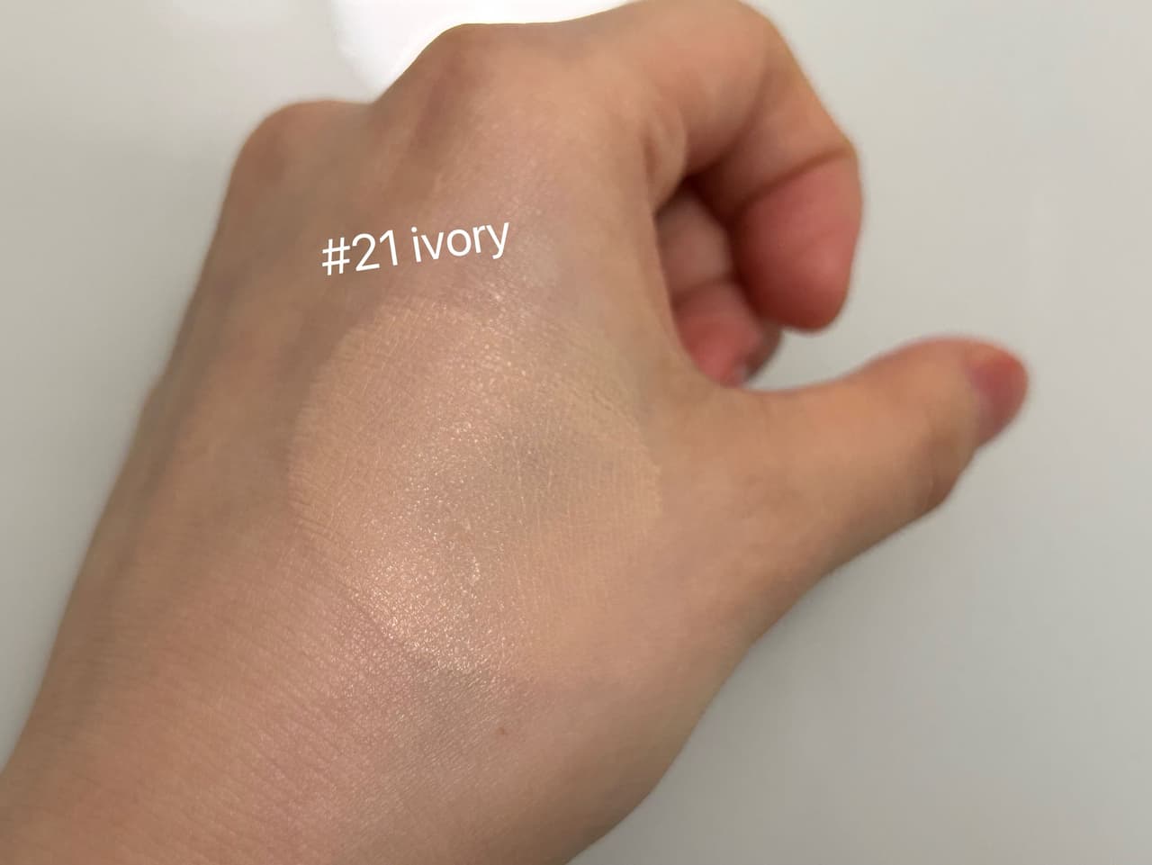 ETUDE 雲朵輕盈完美氣墊粉餅～飄進化妝台☁️💙 - 咖苦老師☕️ (@kakusmakeup) | Dcard