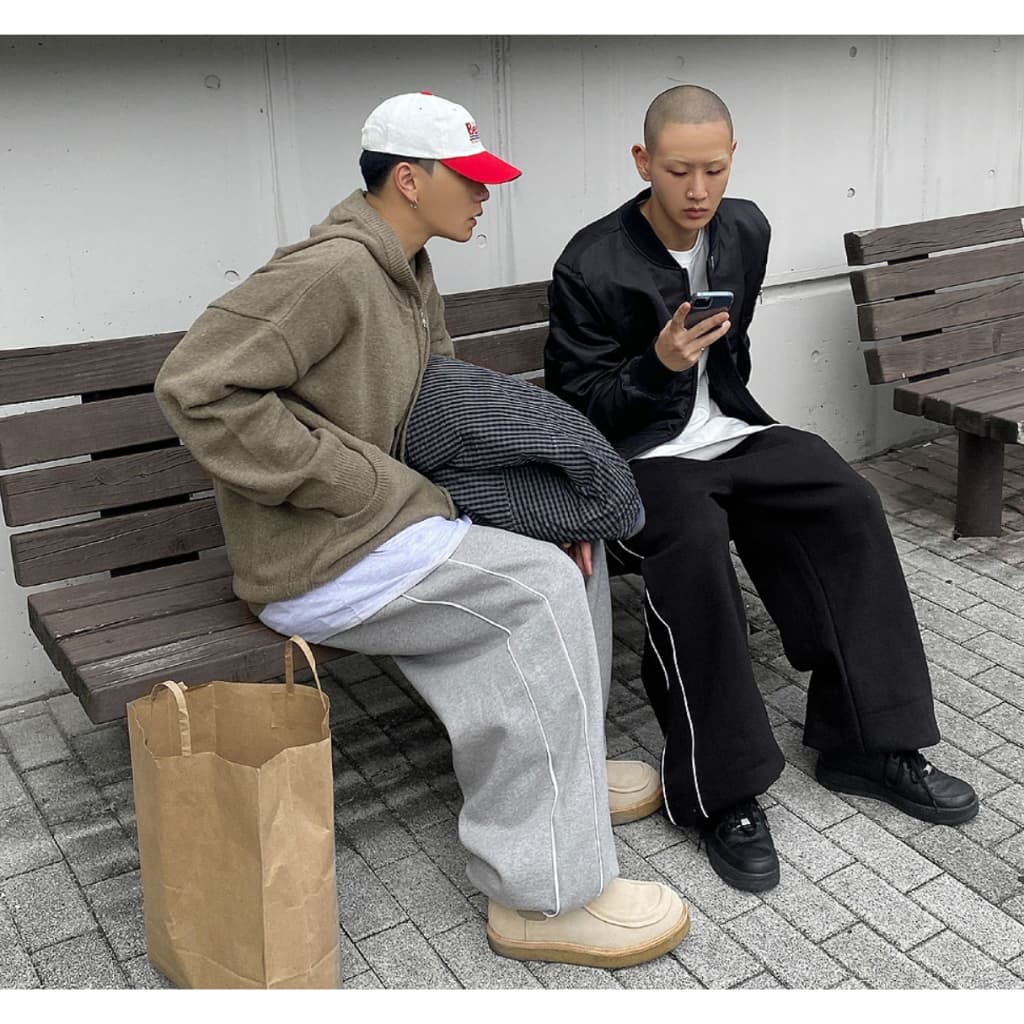 2025寬褲推薦｜Dcard/PTT討論度最高8款！男生寬褲挑選指南，告別五五身！ - Emma全新的生活 (@emmalife) | Dcard