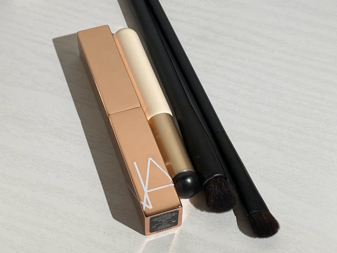 #開箱 春天就該水光滿滿!讓你輕鬆擁有無敵水光圈與浪漫春妝!ft.NARS - 美妝板 | Dcard