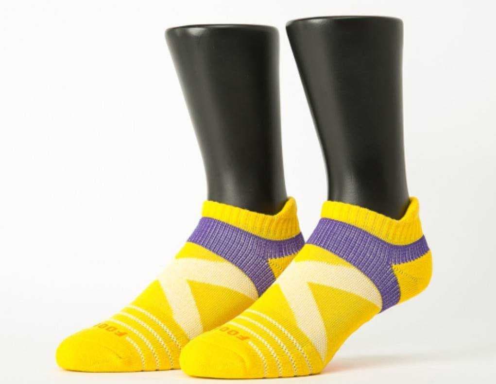 😉臭臭味out 基本款好搭好穿😎腳的金鐘罩 - 弗里斯基 (@swfid) | Dcard