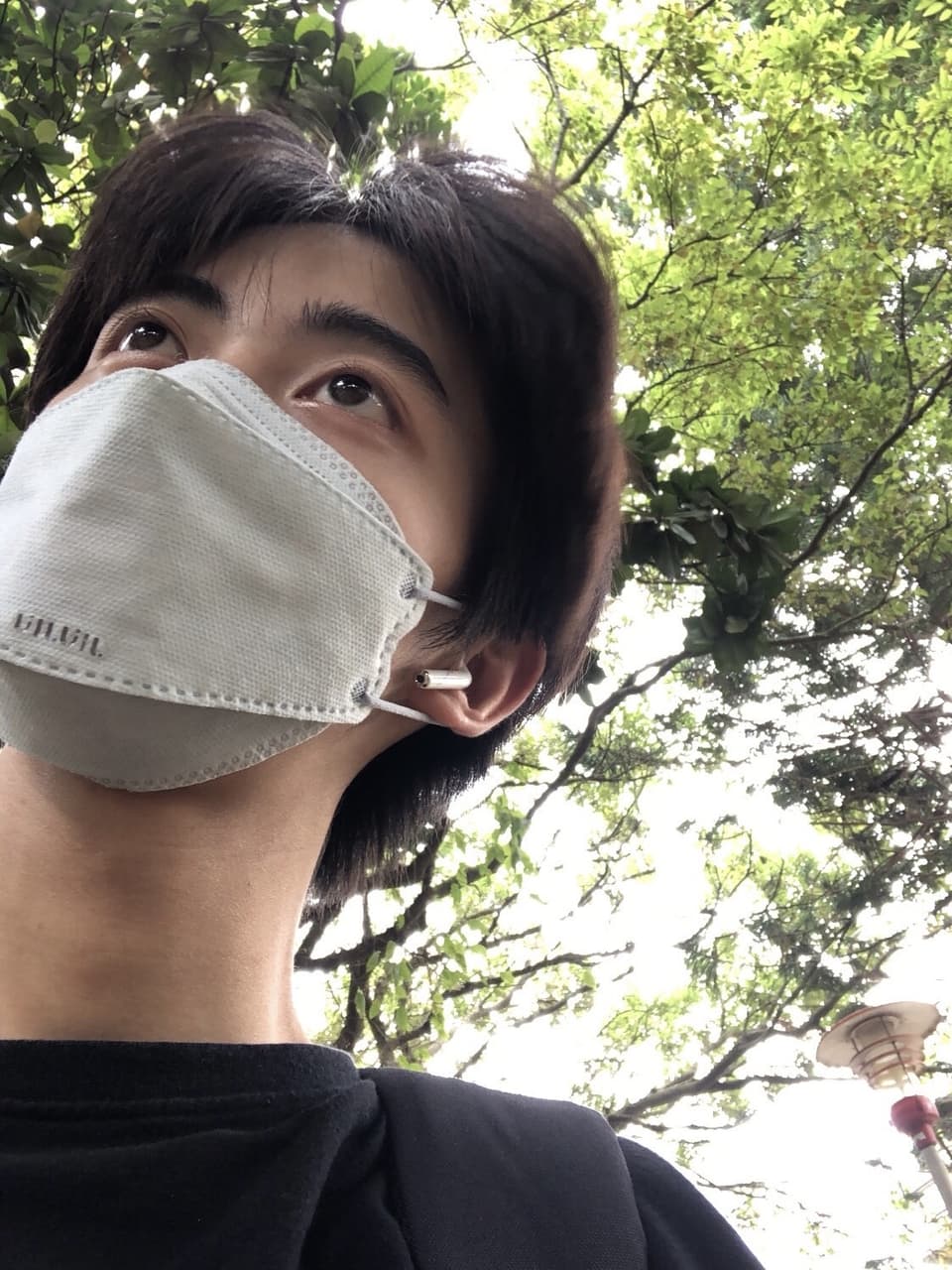 天那麼黑 風那麼大💫 最近常常嘆氣😮‍💨怎麼會這樣呢 是不是因為一直下雨 🌧 - 餅乾牛奶🍪🥛 (@mark.jun) | Dcard