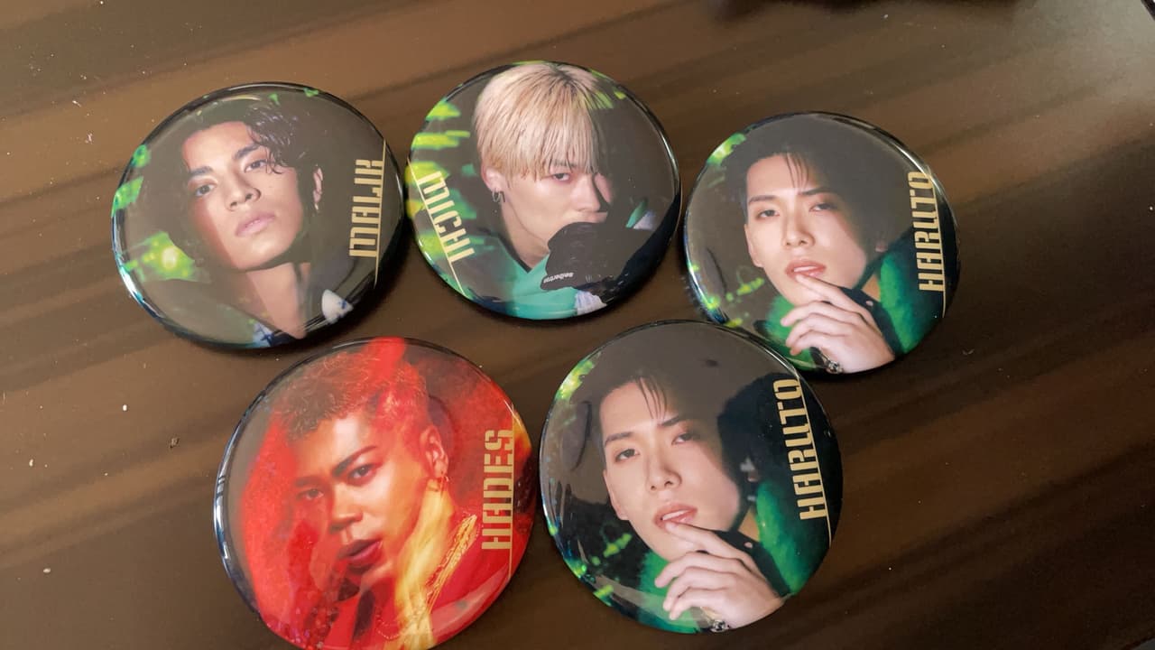 #我要賣 LDH bot徽章 - 二手交易板 | Dcard