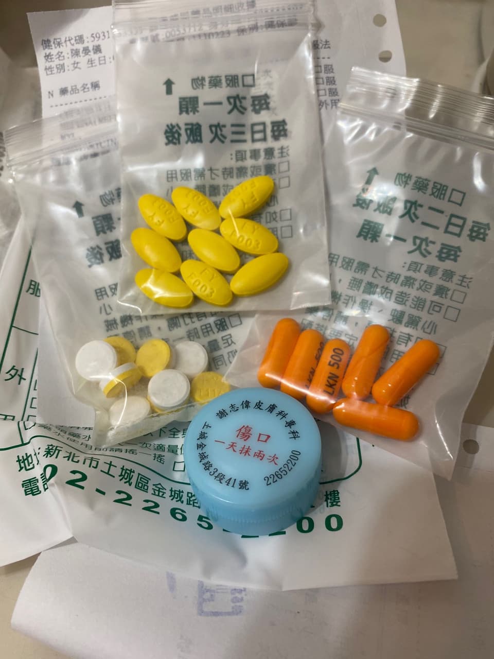 問題 更!求助 指甲掀起來 (有做凝膠) 美甲板 Dcard