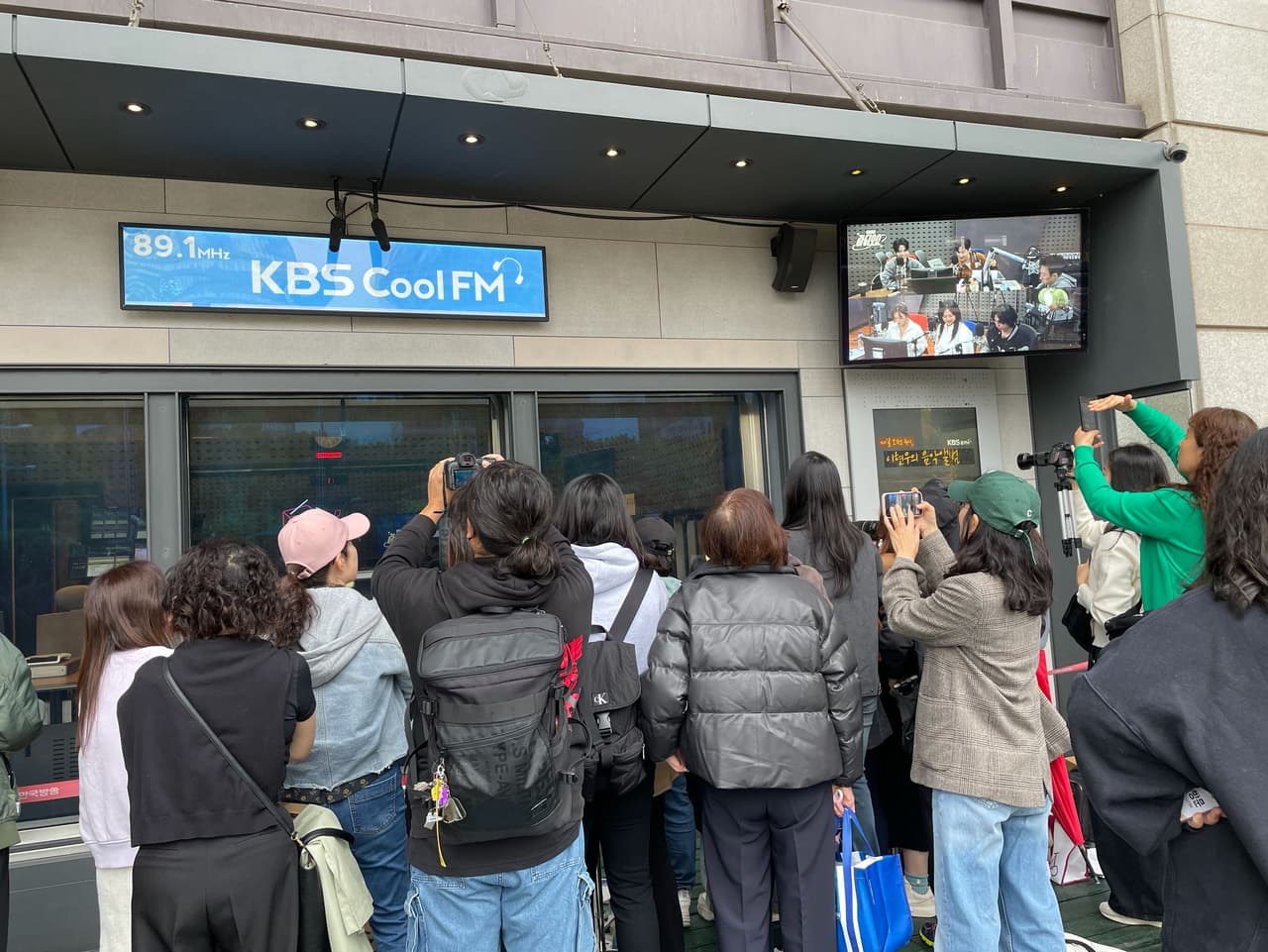 #分享 首爾8天7夜獨旅故事-6｜KBS ON、汝矣島現代百貨、汝矣島漢江公園、新世界百貨江南店 - 韓國旅遊板 | Dcard