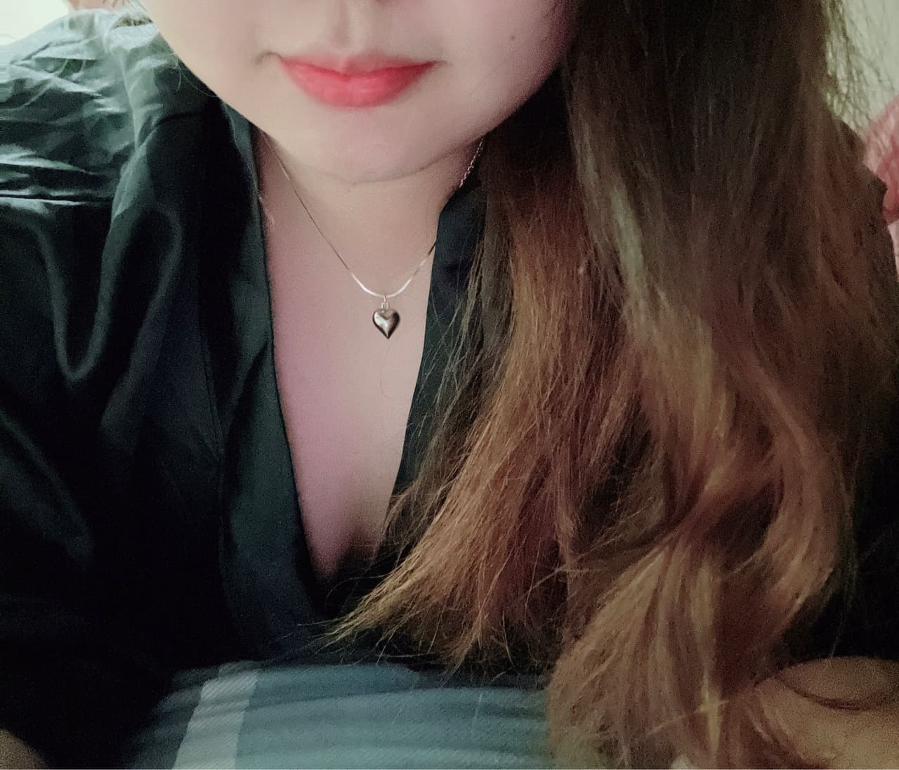 穿著睡袍露出你們最愛的奶😳😳 西斯板 Dcard