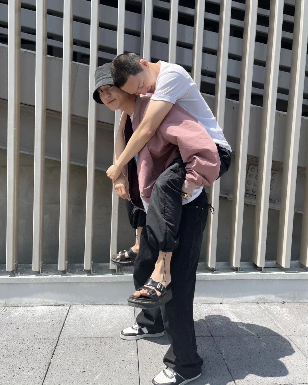 #分享 明天即將入伍的KAI平頭照👨🏻‍🦲 - 追星板 | Dcard