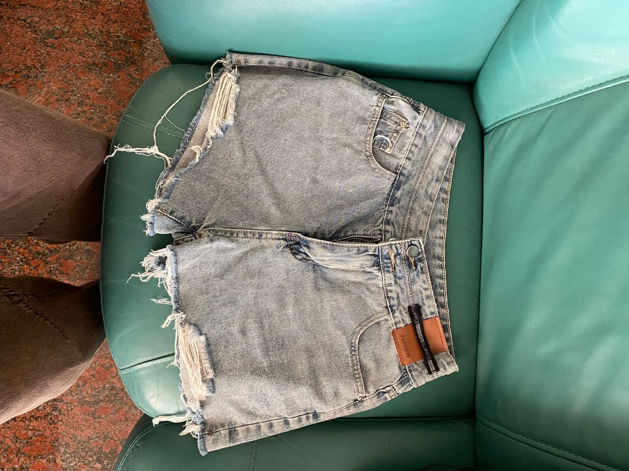 #我要賣 Roomee、Queenshop等服飾出清！ - 二手交易板 | Dcard