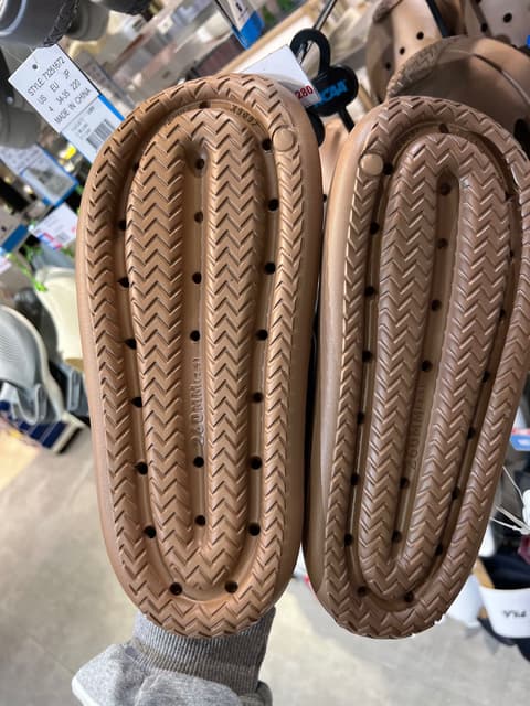 花了2780 以後再也不買crocs - B22 留言 | Dcard