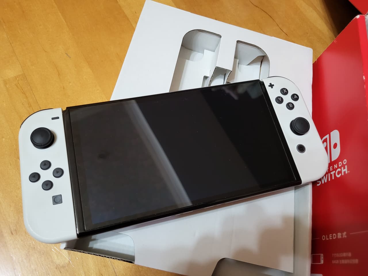 #我要賣 Switch OLED 白色主機 附配件(已售出) - 二手交易板 | Dcard