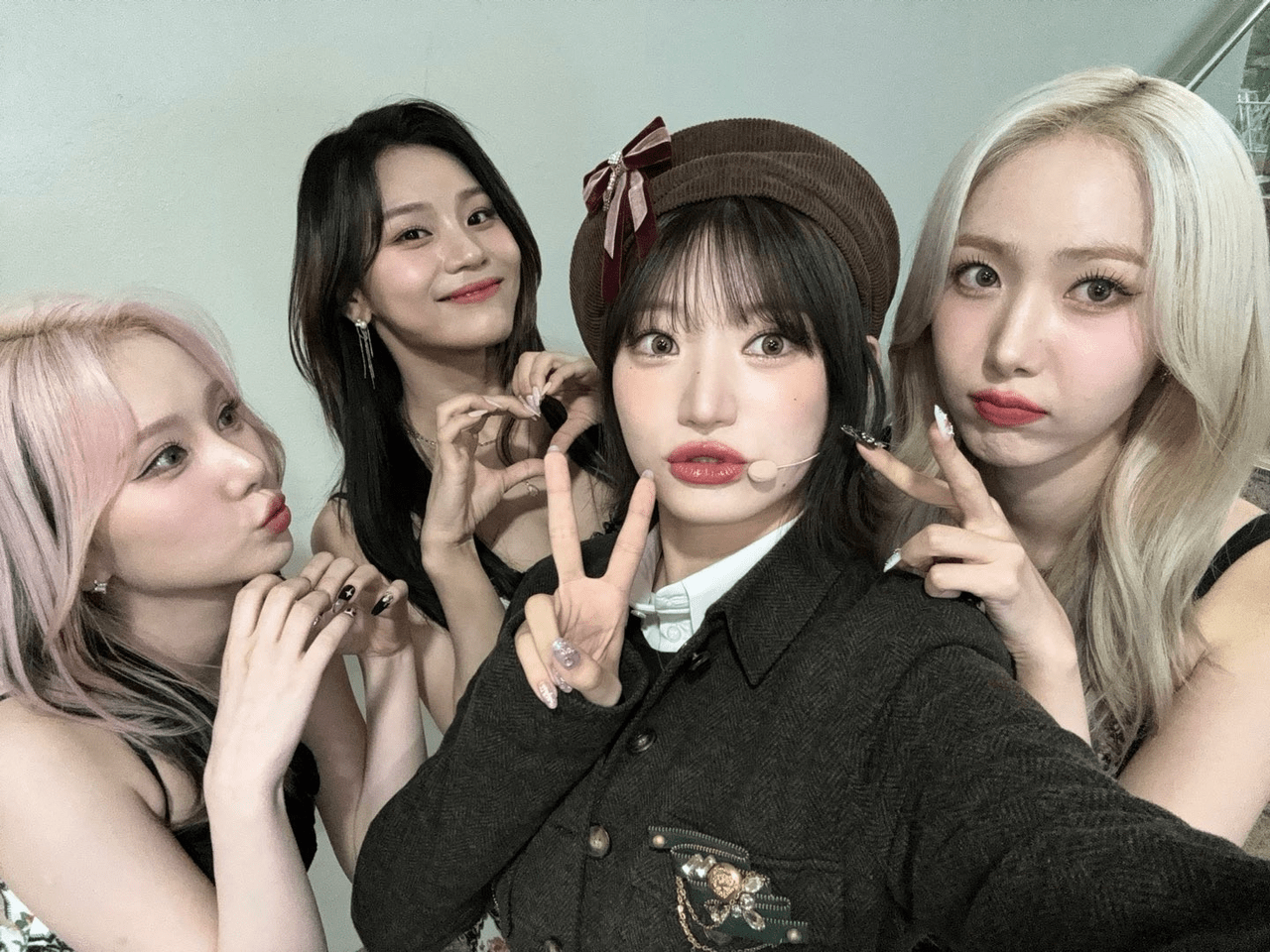 #集中討論 VIVIZ 迷你四輯 VERSUS 回歸 - B165 留言 | Dcard