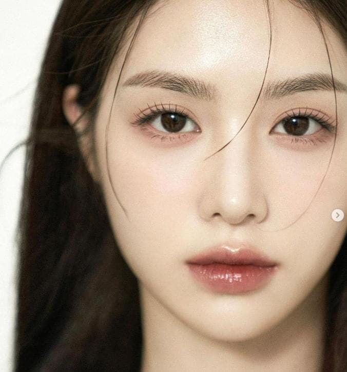 詢問 請問有人知道她是誰嗎？ 追星板 Dcard