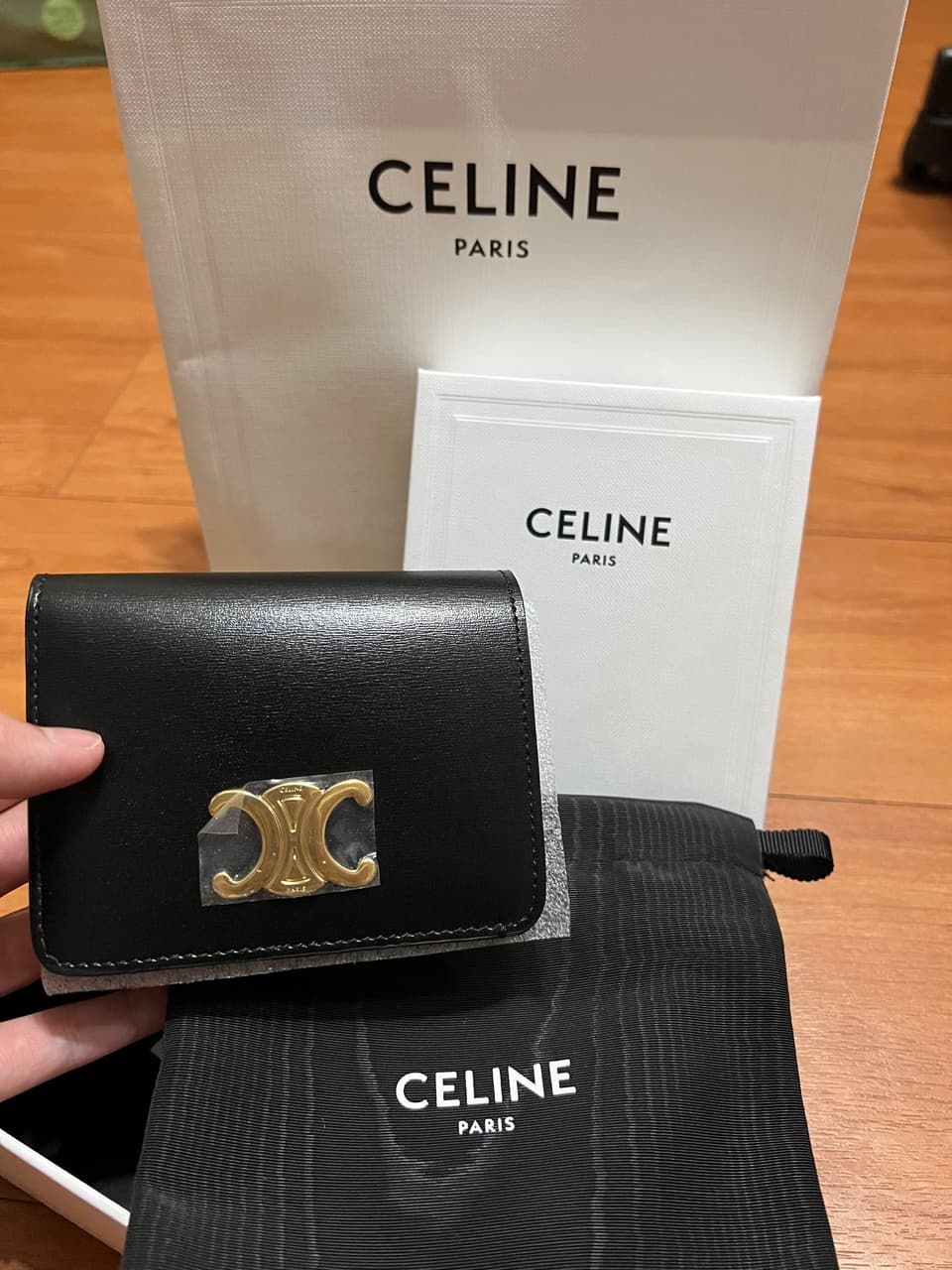 #開箱 CELINE TRIOMPHE COMPACT - 精品板 | Dcard