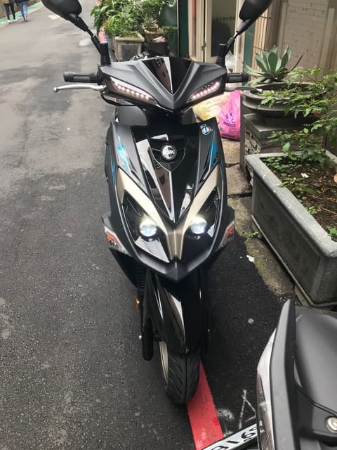 Jet sr 開箱了！（補圖（（補影片 - 機車板 | Dcard