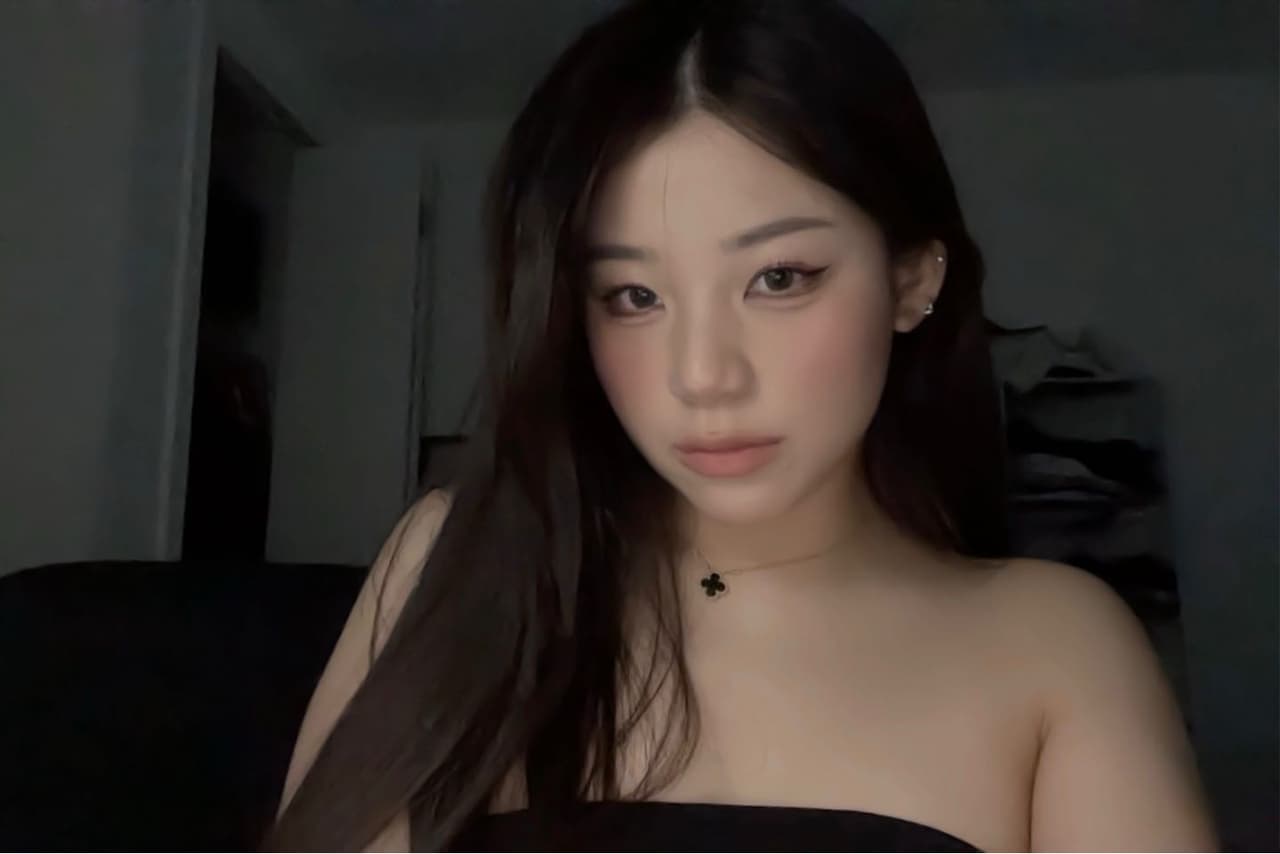 不知道選哪張 - lareina🦥 (@lareinachen) | Dcard