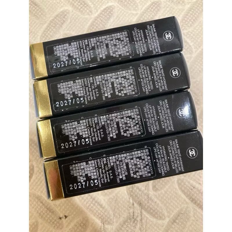 #我要賣 香奈兒chanel coco持色潤唇膏白管系列912/914/918 - 二手交易板 | Dcard