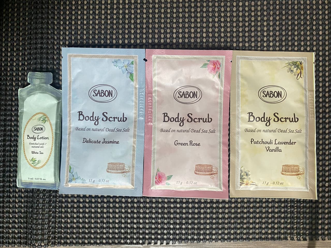 #我要賣 Sabon櫻花/薰衣草/薄荷臉部磨砂膏+小樣試用包 - 二手交易板 | Dcard