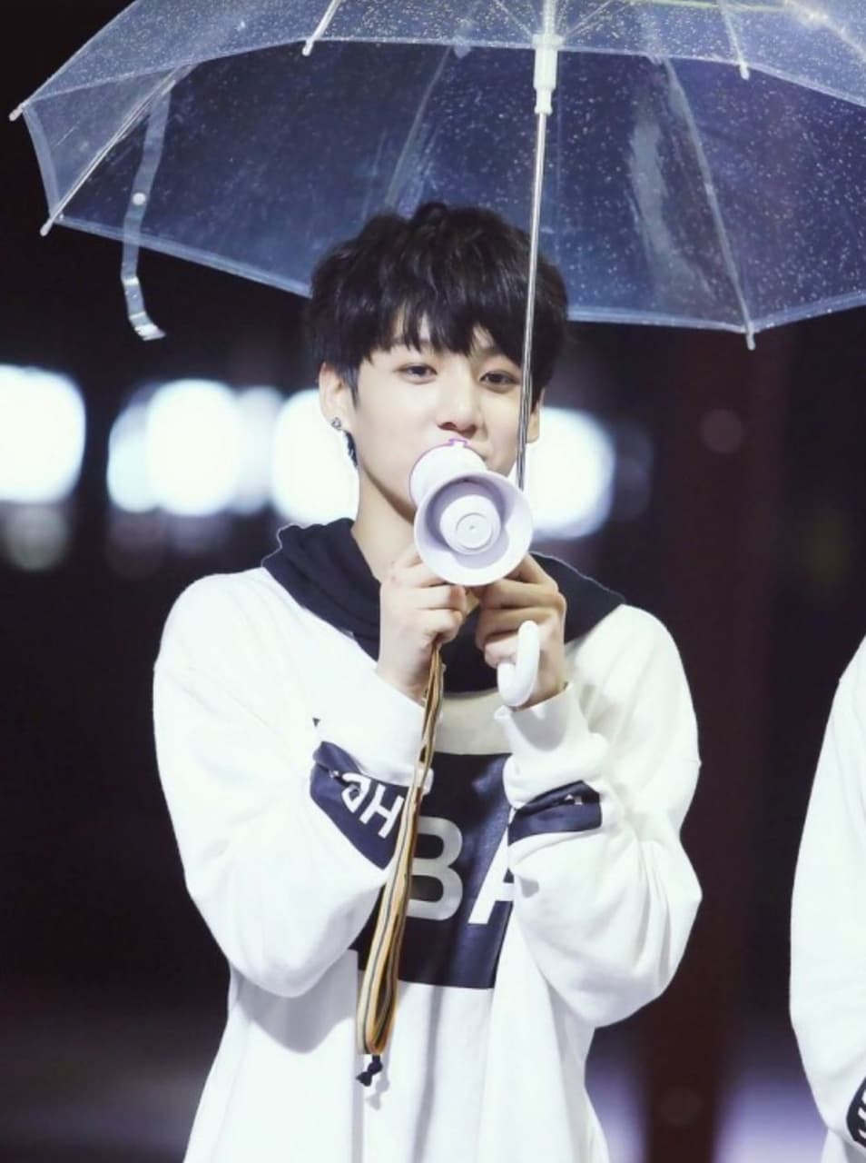 #分享 theqoo🔥在那些長得像防彈柾國的人中，我認為最像的兩個人 - BTS板 | Dcard