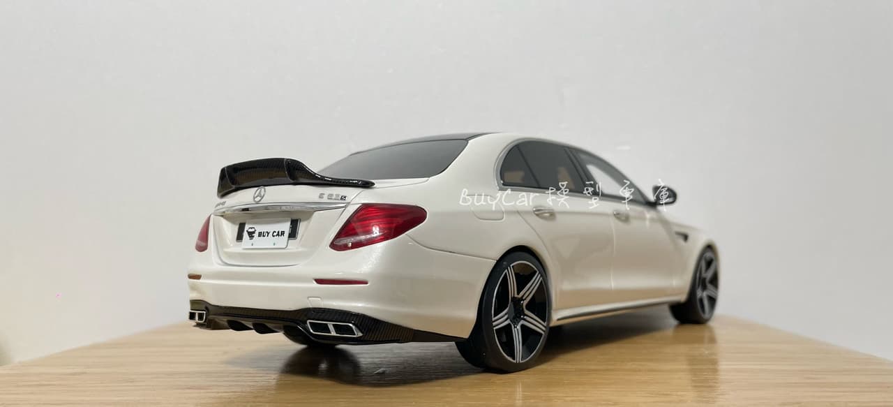 #玩具 1/18 Benz W213 AMG E63s 模型車 - 玩具板 | Dcard