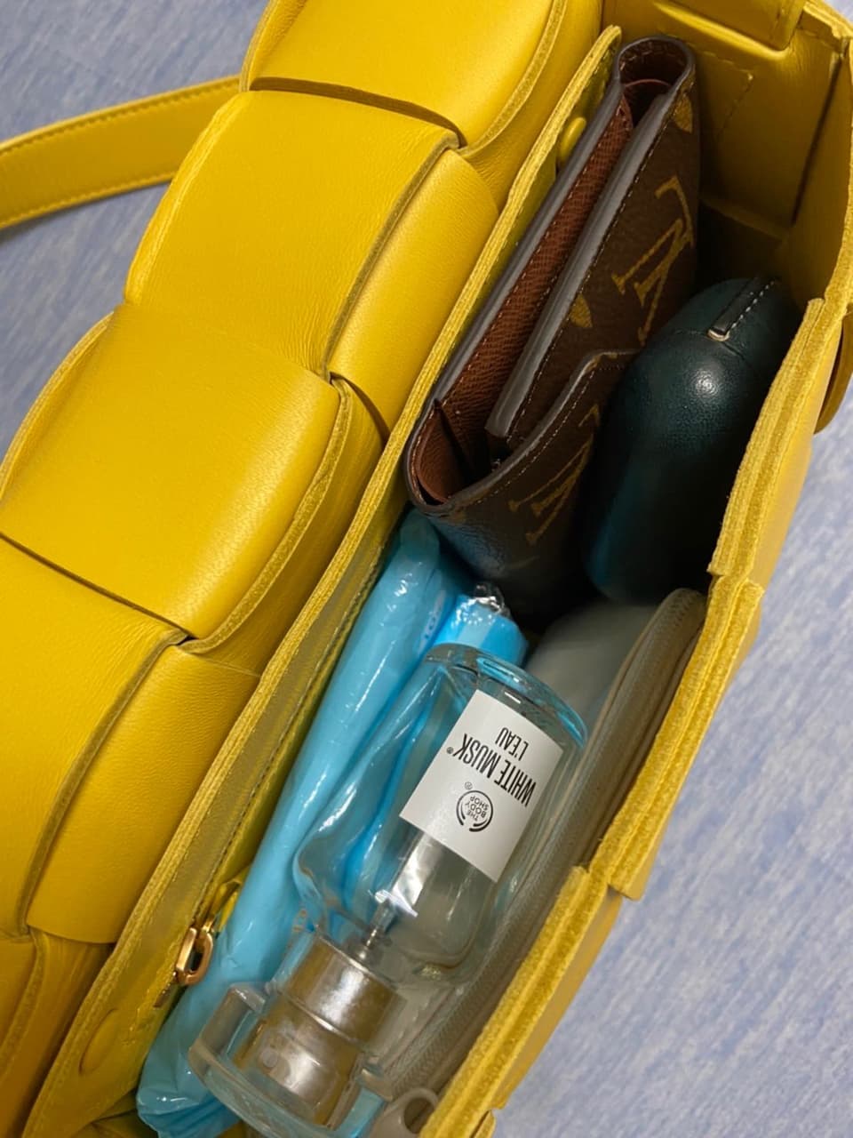 #分享 BV 黃色CASSETTE 之高成本幼兒園COSPLAY👶🏻 - 精品板 | Dcard